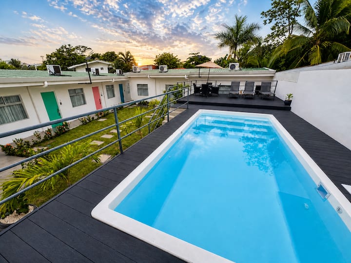 Stylish Studio, Queen Bed, Ac, Pool + Free Parking - Jaco