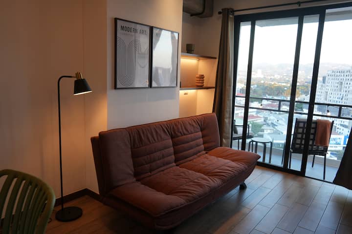 Suite Elegante Con Balcón Iluminado | Premium - Guatemala City