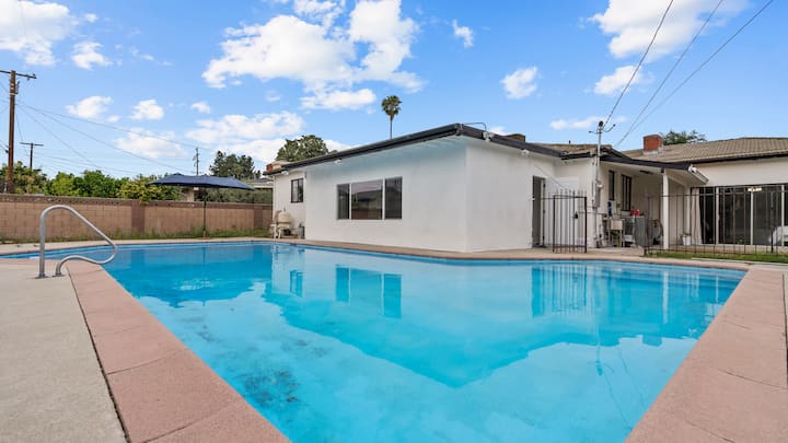 New Designer 2br Unit | Brand New | Pool Access - Azusa, CA