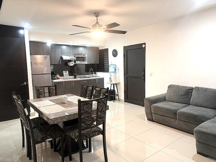 - No Extra Fees - 2 Beds, 2 Baths, A/c, Parking - Monterrey