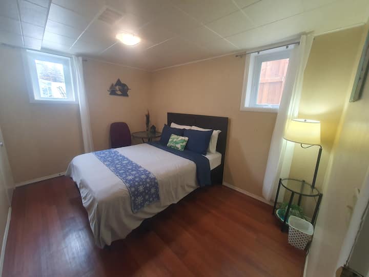 Spacious Entire House 3 Bedrooms - 2 Bathrooms - Regina