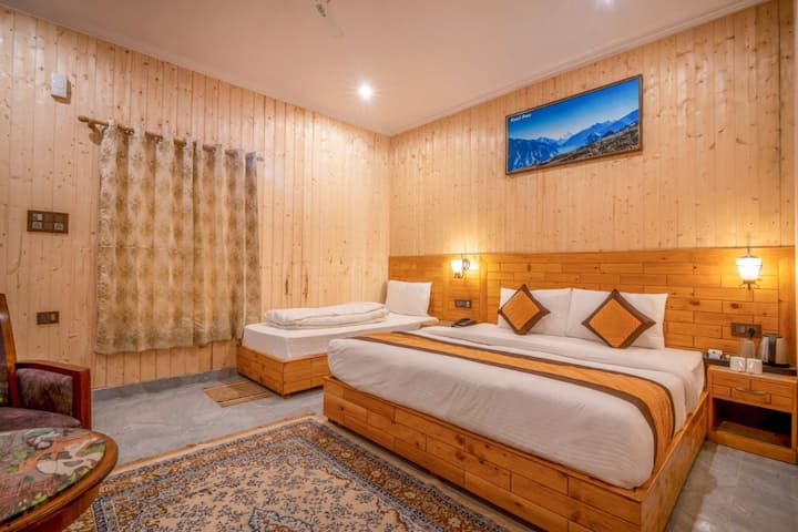 Family Cottage W/ Home Meals & Views, Uttarakhand - Joshimath