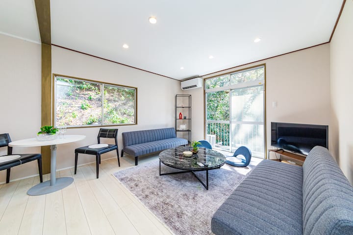 西熱海の静かな高台で贅沢な休日を。家族旅行やグループ旅行に最適！ - Atami