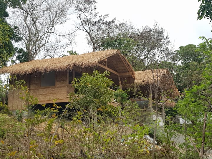 Stay In Native Huts. Walk To The Beach. - Calatagan
