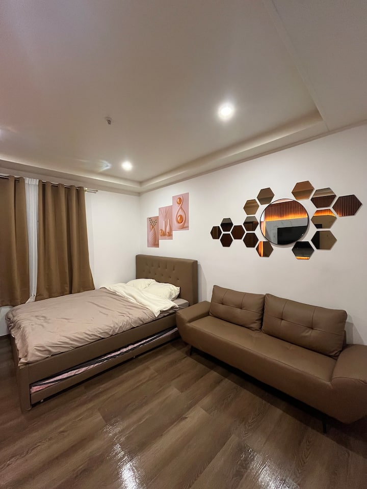 Affordable City Center Family Room Near Session Rd - Baguio