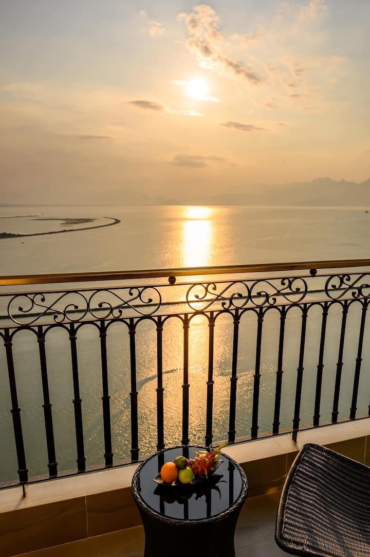 Wyndham Goldenbay|bếp|view Vịnh| Bồn Tắm |Yên Tĩnh - Provincia de Đà Nẵng, Vietnam