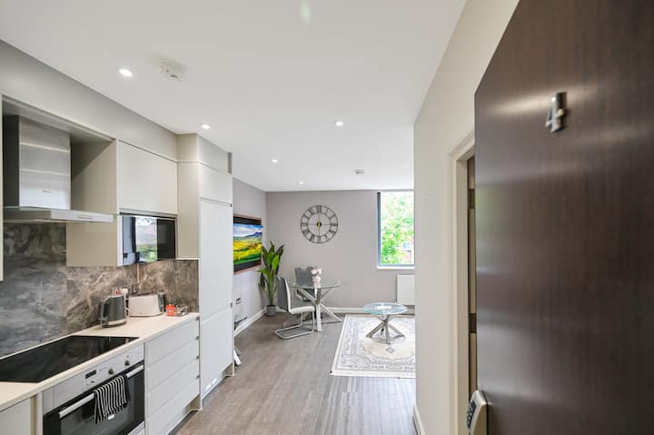 Cmk Family Retreat Walk To Station|free Parking - Milton Keynes