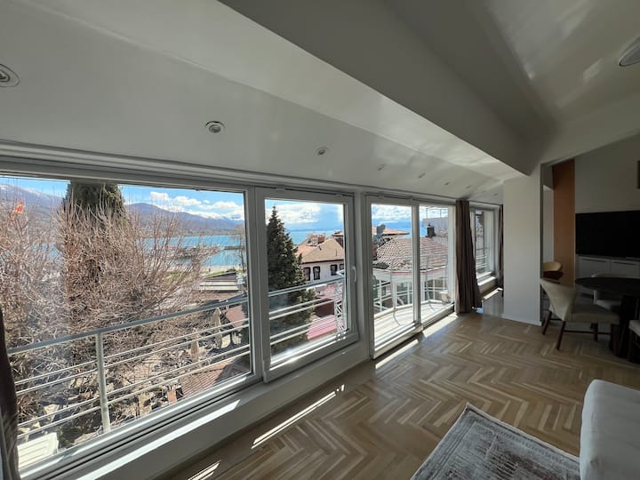 Central Square Apartment, Lakeview & Free Parking - Ohrid