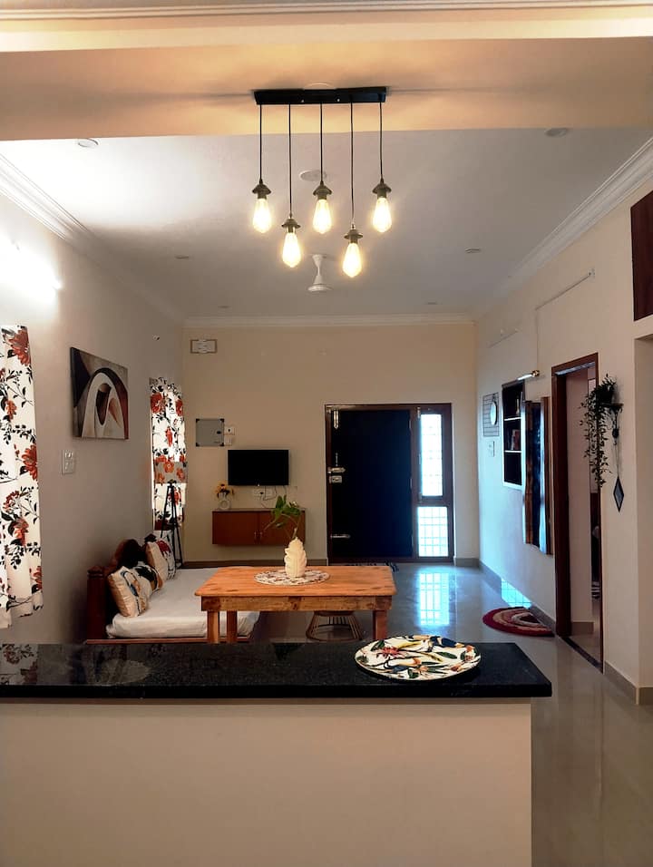 Stylish 2bhk Ff | Open Kitchen | 2.2 Km Whitetown - Puducherry