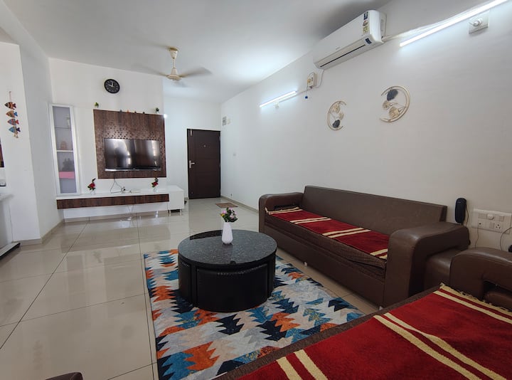 Luxury 3 Bhk Furnished Flat In Vadodara - Vadodara