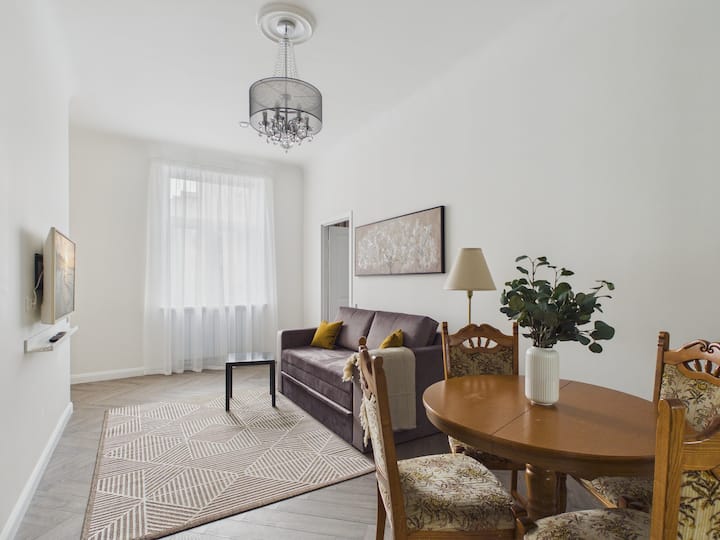 1bd Apartment In Art Noveau Quarter | 4 Guests - Riga, Latvia