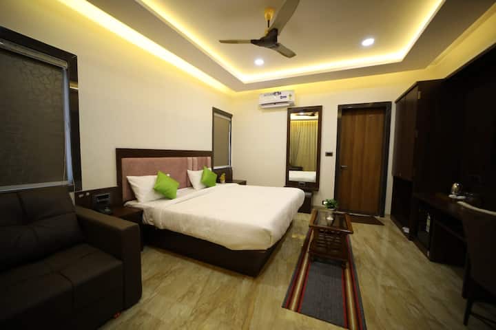 Deluxe Room With Bathtub - Mahabaleshwar