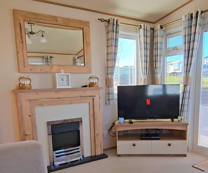 Haven Thornwick Bay 6 Birth Exclusive Caravan. - Flamborough