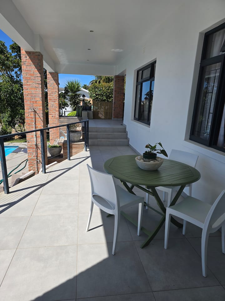 5@lang! Beachfront! Stunning Sea Views! - Mossel Bay