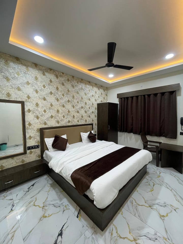 Hotel Aurika Retreat - 印多爾