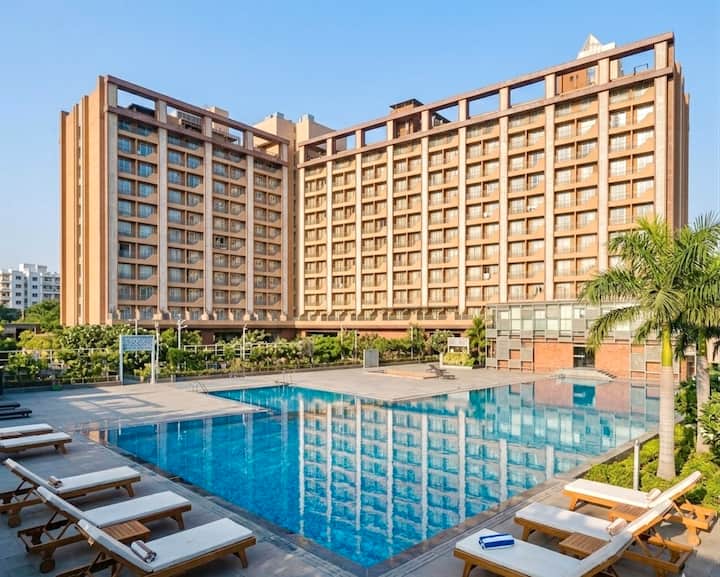 Surat Airport Stay 24/7 - Surat