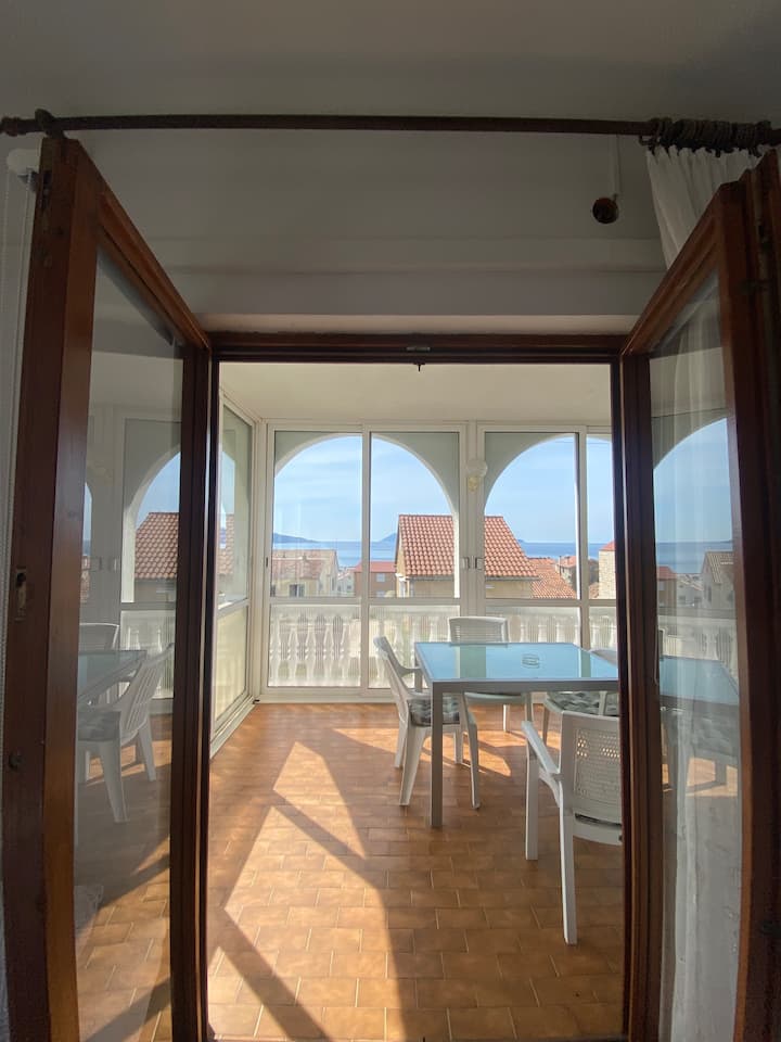 The Veranda Apartment. - Komiža