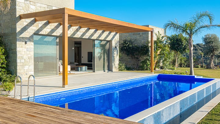 Bodrum' Da 6+1 Deniz Manzaralı  ÖZel Havuzlu Villa - Bodrum