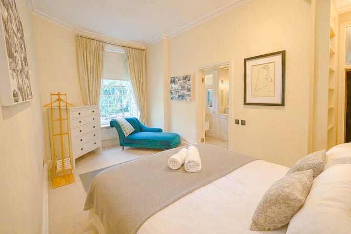 London Iconic Kensington 3 Br 2ba Apartment - Camden, AR