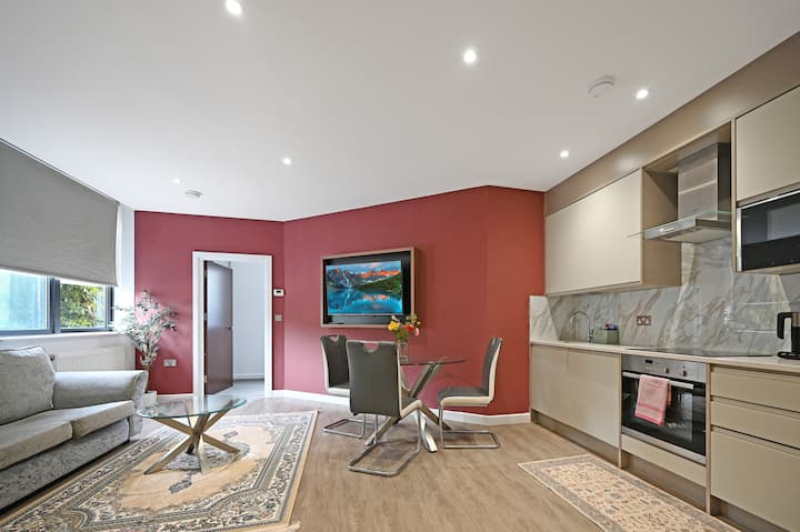 Central Cmk Stay | Free Parking | Station Walk - Milton Keynes