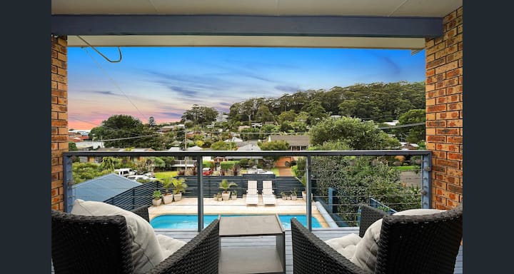 Bedrooms And Garage 12.5 Minutes Walk To The Ocean - Terrigal