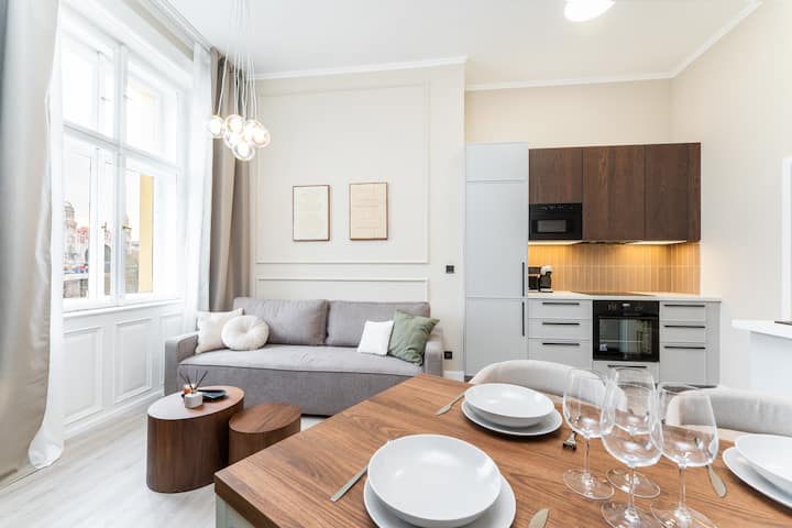 Modern Spacious Apartment • Central Prague - Prága