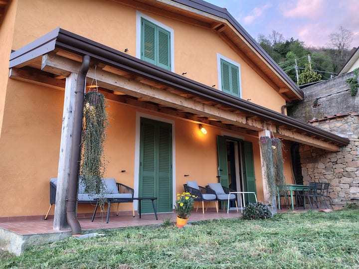 Hilltop Villa With Wonderful Sea View - Sarzana