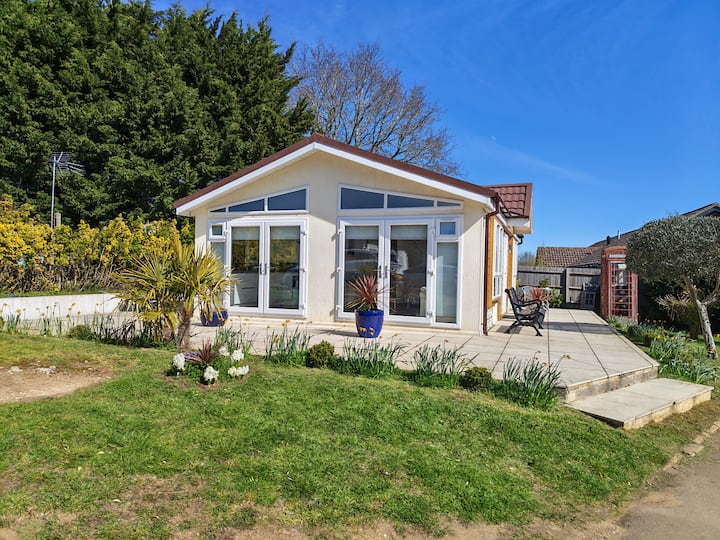 Bungalow On A Hill - Campton