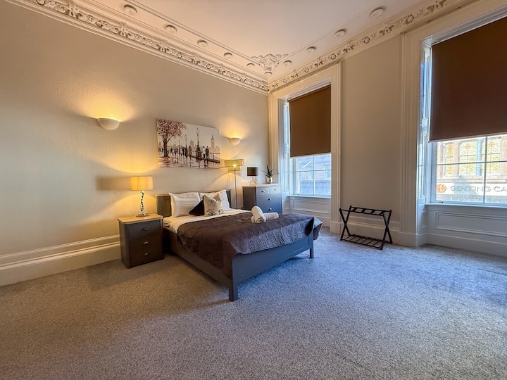 Glasgow City 5br Flat | Sleeps 10 | Sauchiehall St - Glasgow