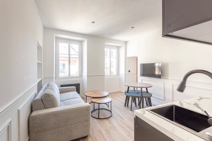 Superbe T2 En Hyper Centre – Rénové & Moderne - Évian-les-Bains