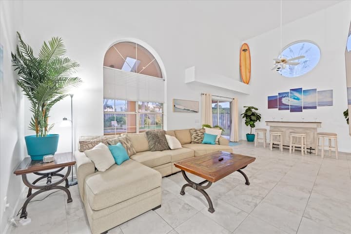 Beachy Places, Hot Tub, Pool, Beach - Melbourne Beach, FL
