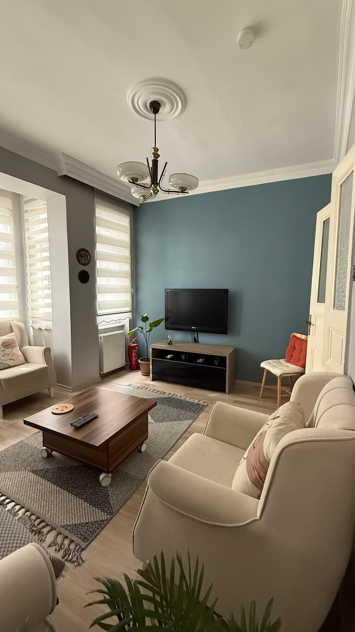 Beyoğlu Taksimin Kalbinde 1+1 Daire - Istanbul