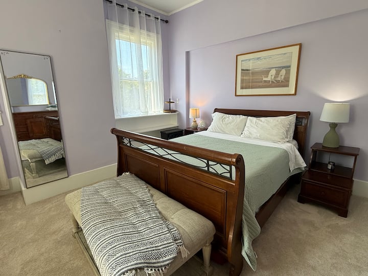 Private Room At The White House, Newberry, Sc - Newberry, SC