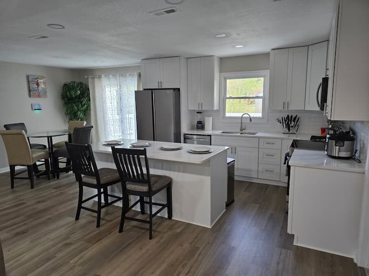 Adorable 4br W/ 2ba In A Well-loved Neighborhood - Portsmouth, VA