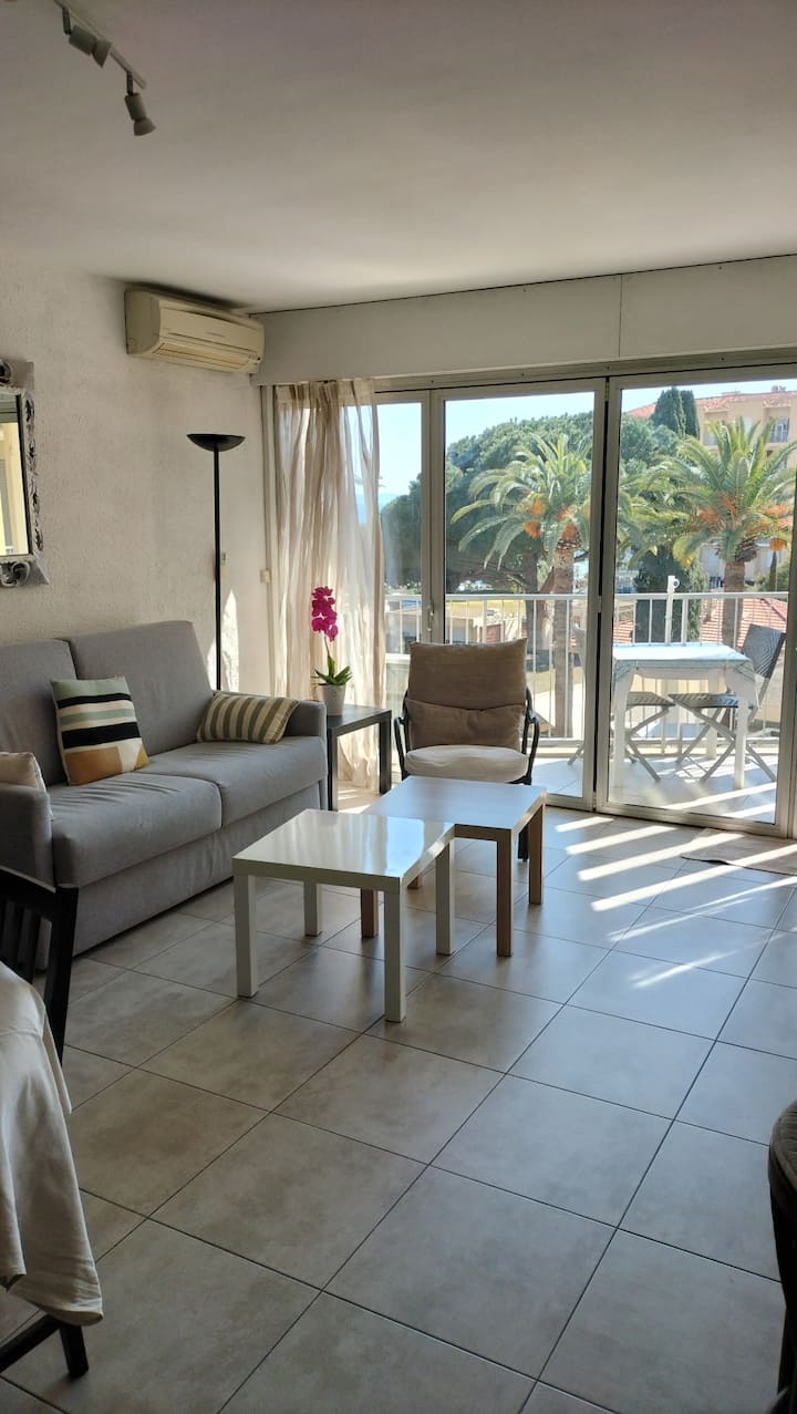 T2 Spacieux En Plein Centre-ville Du Lavandou - Saint-Clair