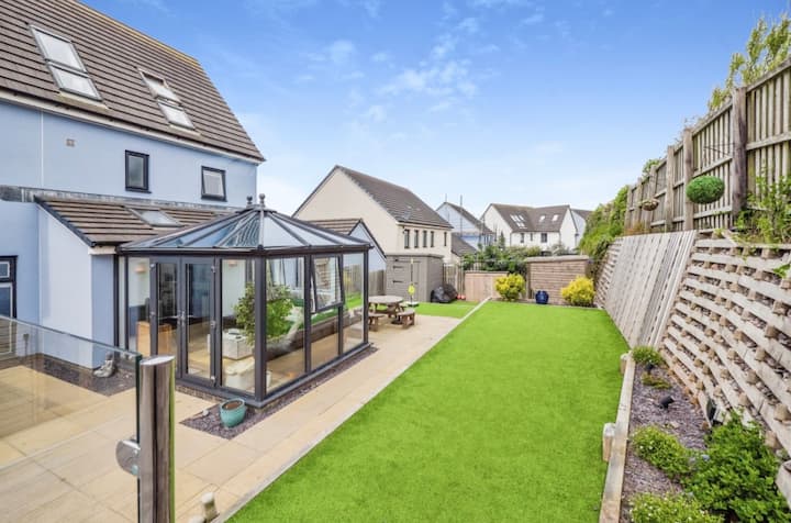 Coastal Escape/walk To Beach/family Home/sleeps 6 - Bridgend