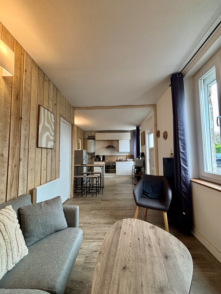 La Croix Cherrière - T2 Sur Cour - Parking Privé - Gien