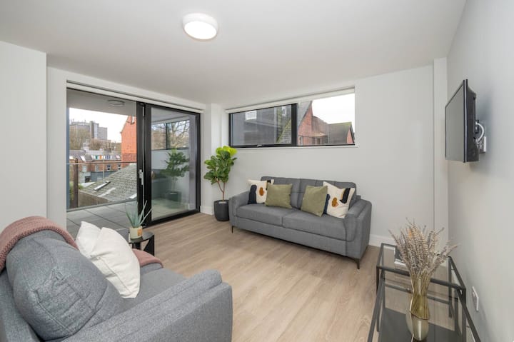 Scenic Topfloor | 5br Apartment - Cork