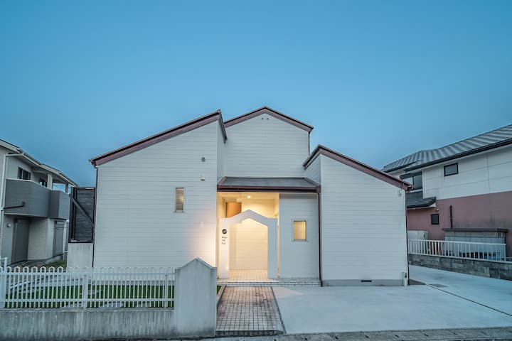 Milky White Onsen House / 2 Parking / Max 8 People - Beppu