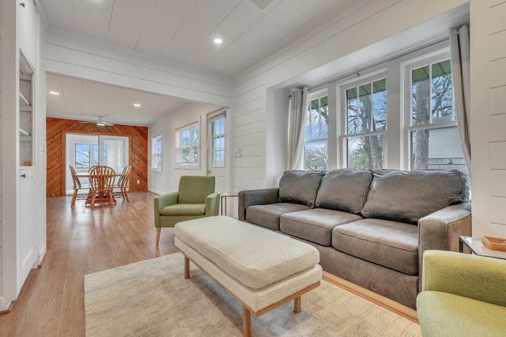 The Bunkhouse - Spirit Lake, IA