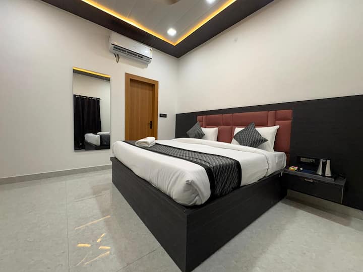 Hotel Pearl Nest Palace - Agra