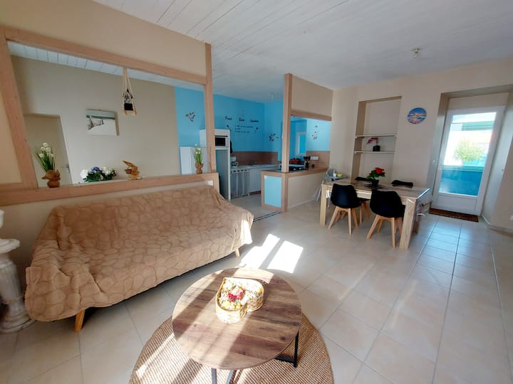 Maison De Village Chaleureuse – Au Calme - Beauvoir-sur-Mer