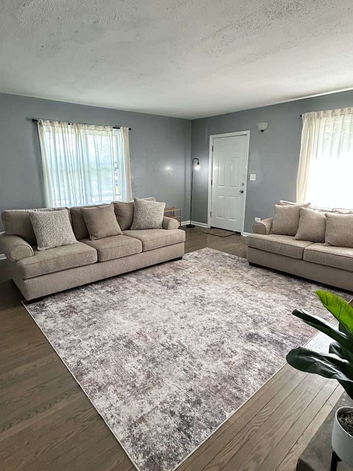North Chicago 3bedroom Home W/ Ac Near Naval Base - North Chicago, IL
