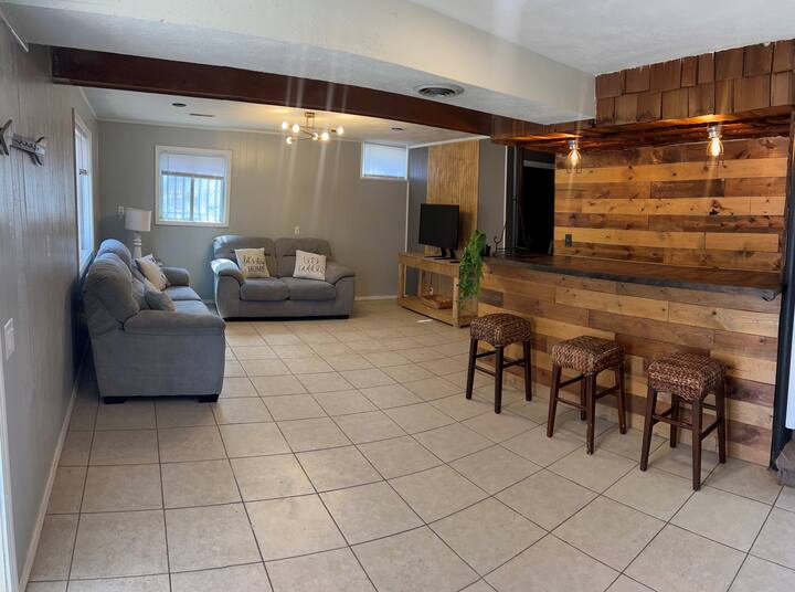 Modern Apartment Lower-level With Private Entrance - Boot Hill Casino & Resort