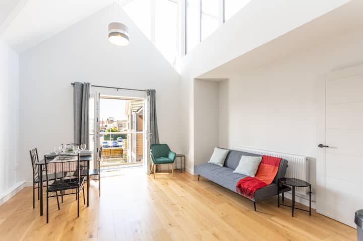 Penthouse Apartment In The Centre Of Rayleigh - Southend-on-Sea