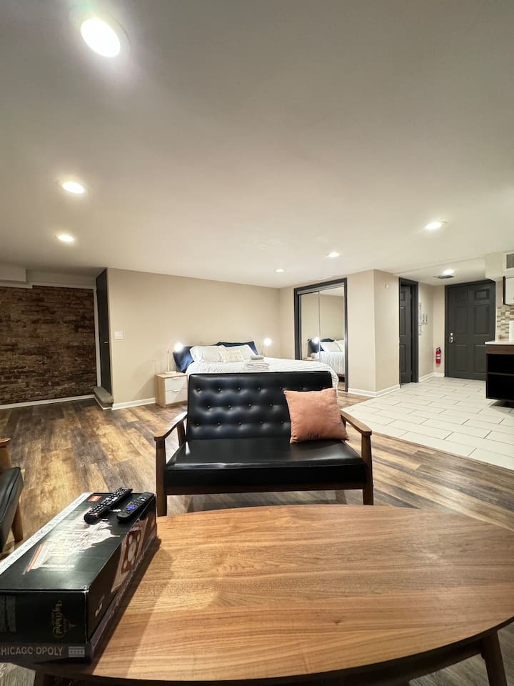 Charming Studio Retreat In Old Town District - Cabrini-Green - Chicago