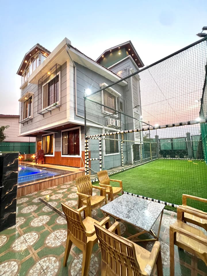 Si Mount View Villa | Luxury 4bhk - Matheran