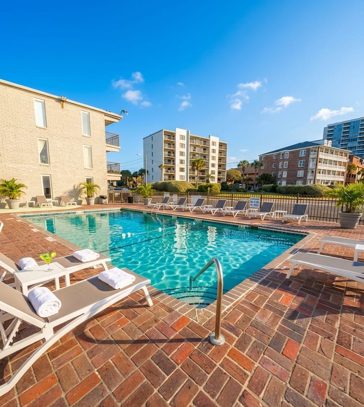 Beachside Suite: King & 2 Full | Steps To Ocean - Myrtle Beach, SC