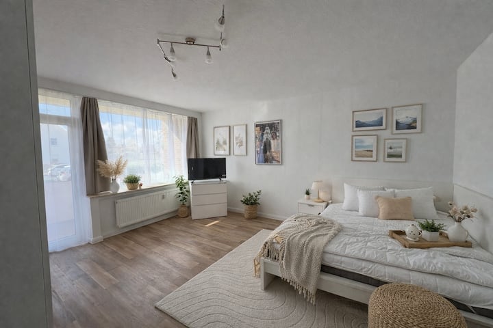 Modernes Ruhiges Apartment Mit Balkon & Parkplatz - Oldenbourg