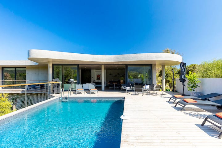 Villa D'architecte Avec Piscine - Figari
